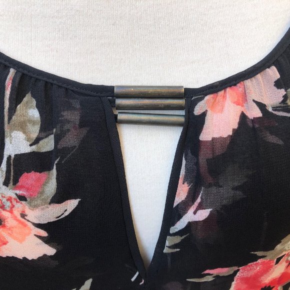 White House Black Market | Tops | Whbm Floral Print Cold Shoulder ...